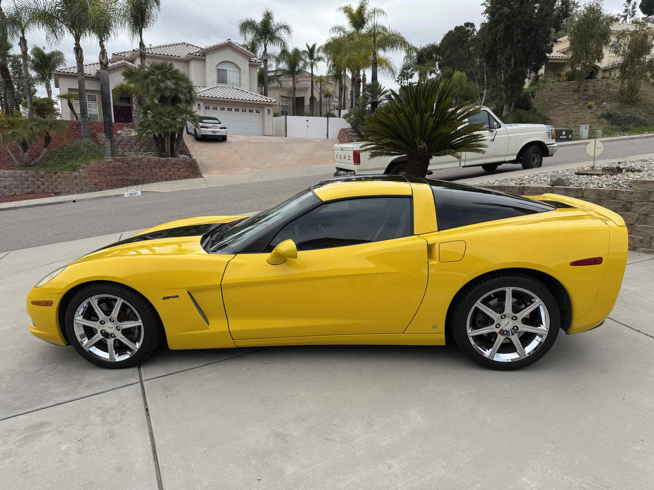 TheVetteNet.com - 2008 Corvette Coupe Yellow