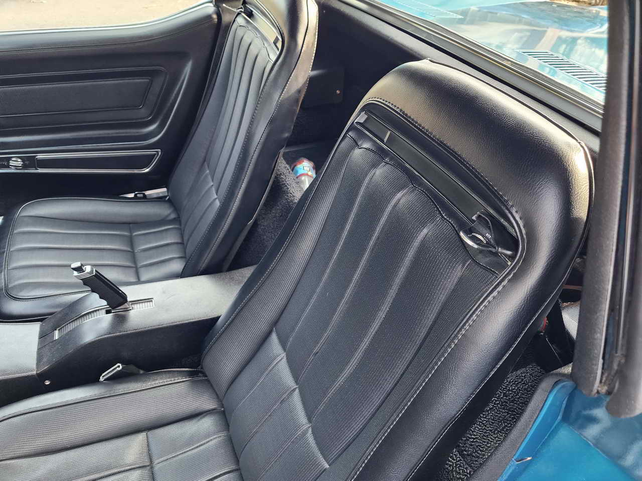 TheVetteNet.com - 1972 Corvette T-Top Bryar Blue 945