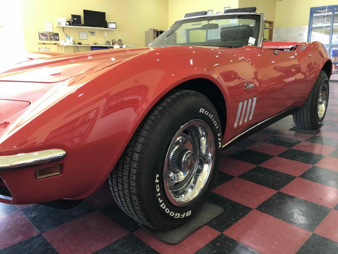 TheVetteNet.com - 1969 Corvette Convertible Monza Red