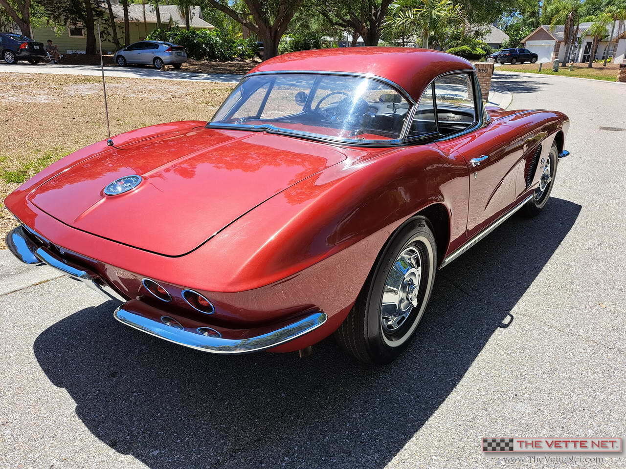 TheVetteNet.com - 1962 Corvette Convertible Honduras Maroon
