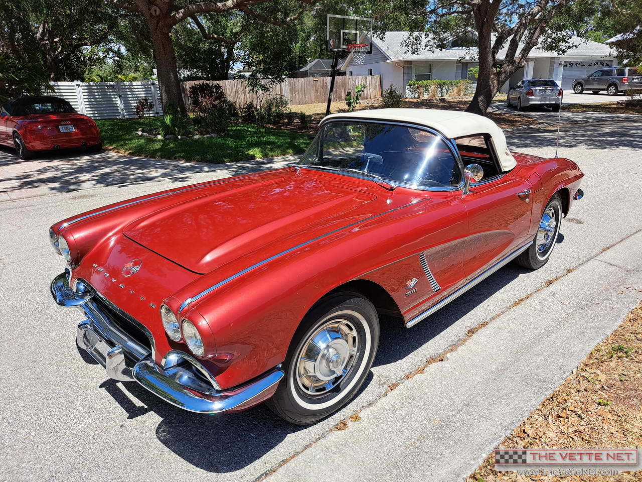 TheVetteNet.com - 1962 Corvette Convertible Honduras Maroon