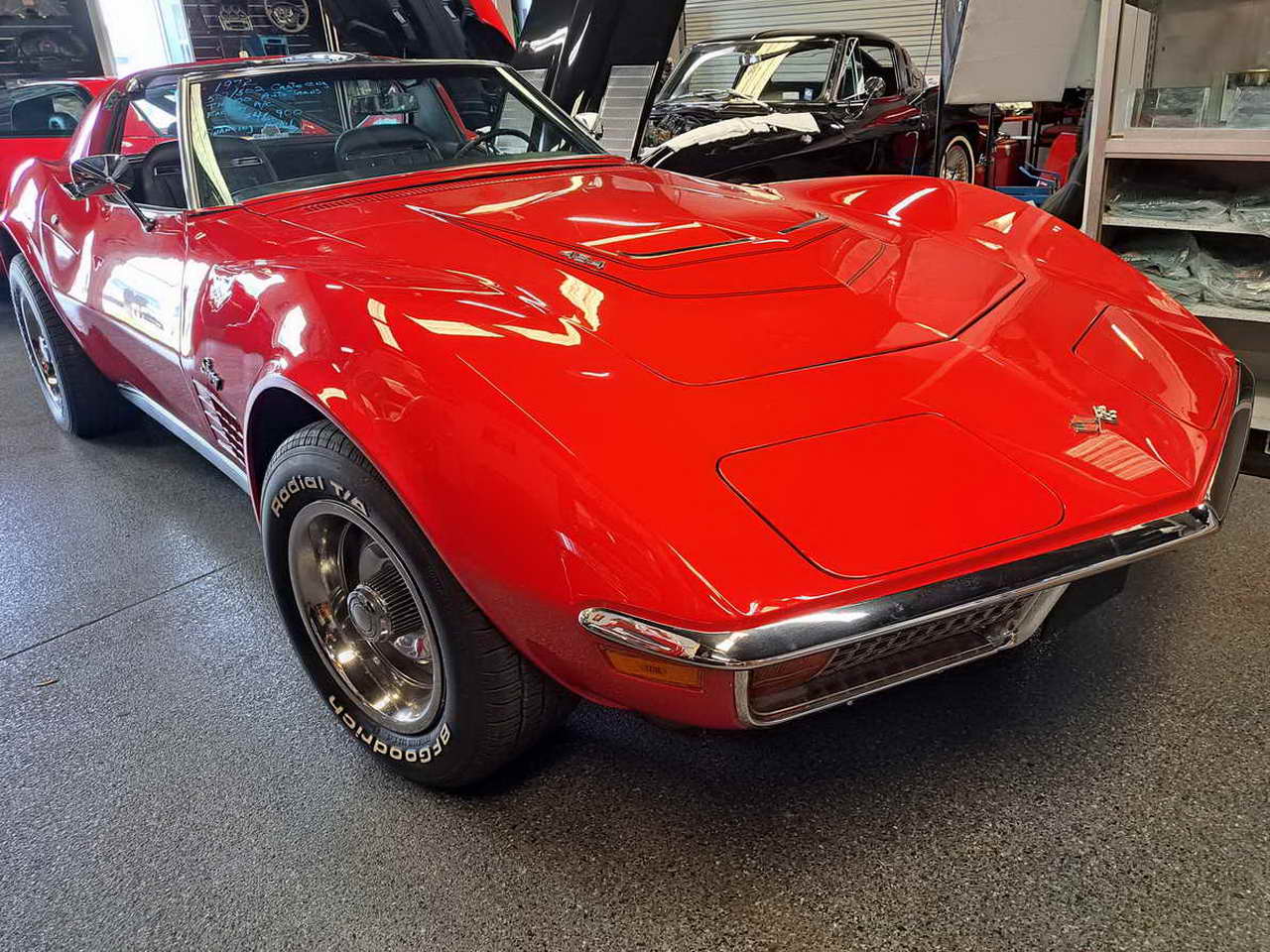 TheVetteNet.com - 1972 Corvette T-Top Red