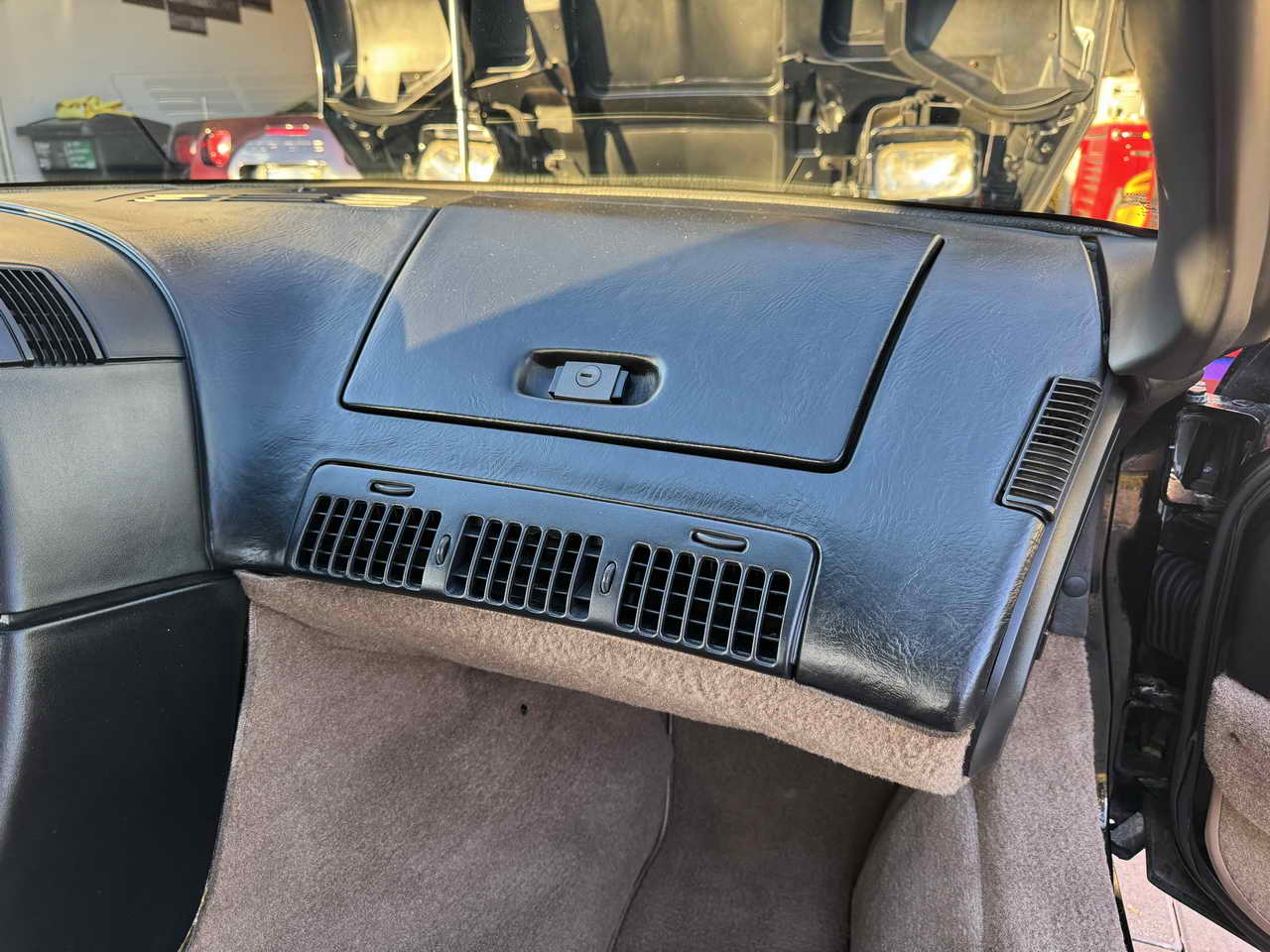 TheVetteNet.com - 1992 Corvette Convertible Black