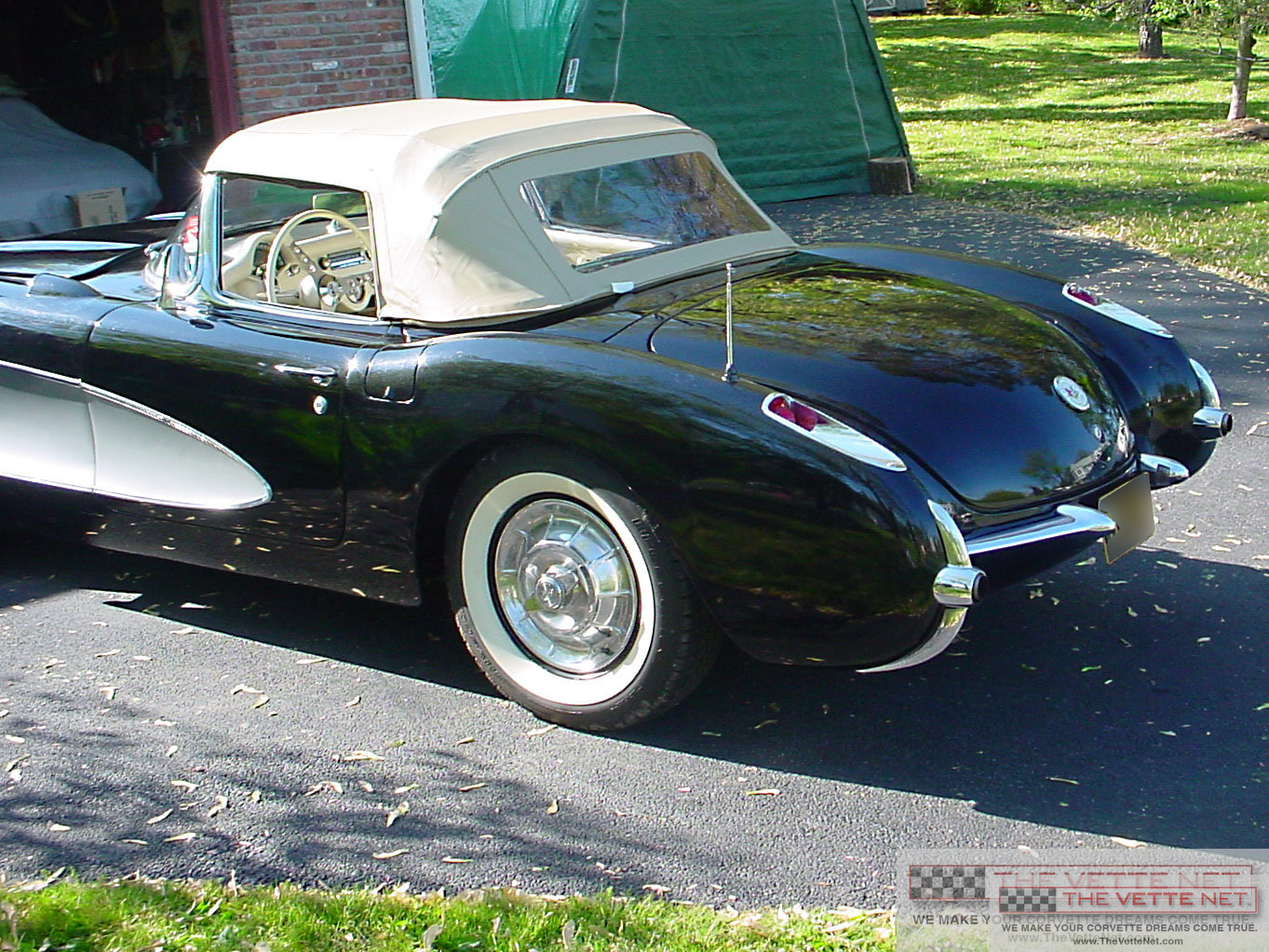 TheVetteNet.com - 1957 Corvette Convertible Onyx Black/Inca Silver