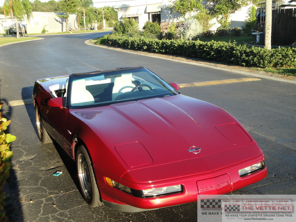 TheVetteNet.com - 1992 Corvette Convertible Dark Red Metallic