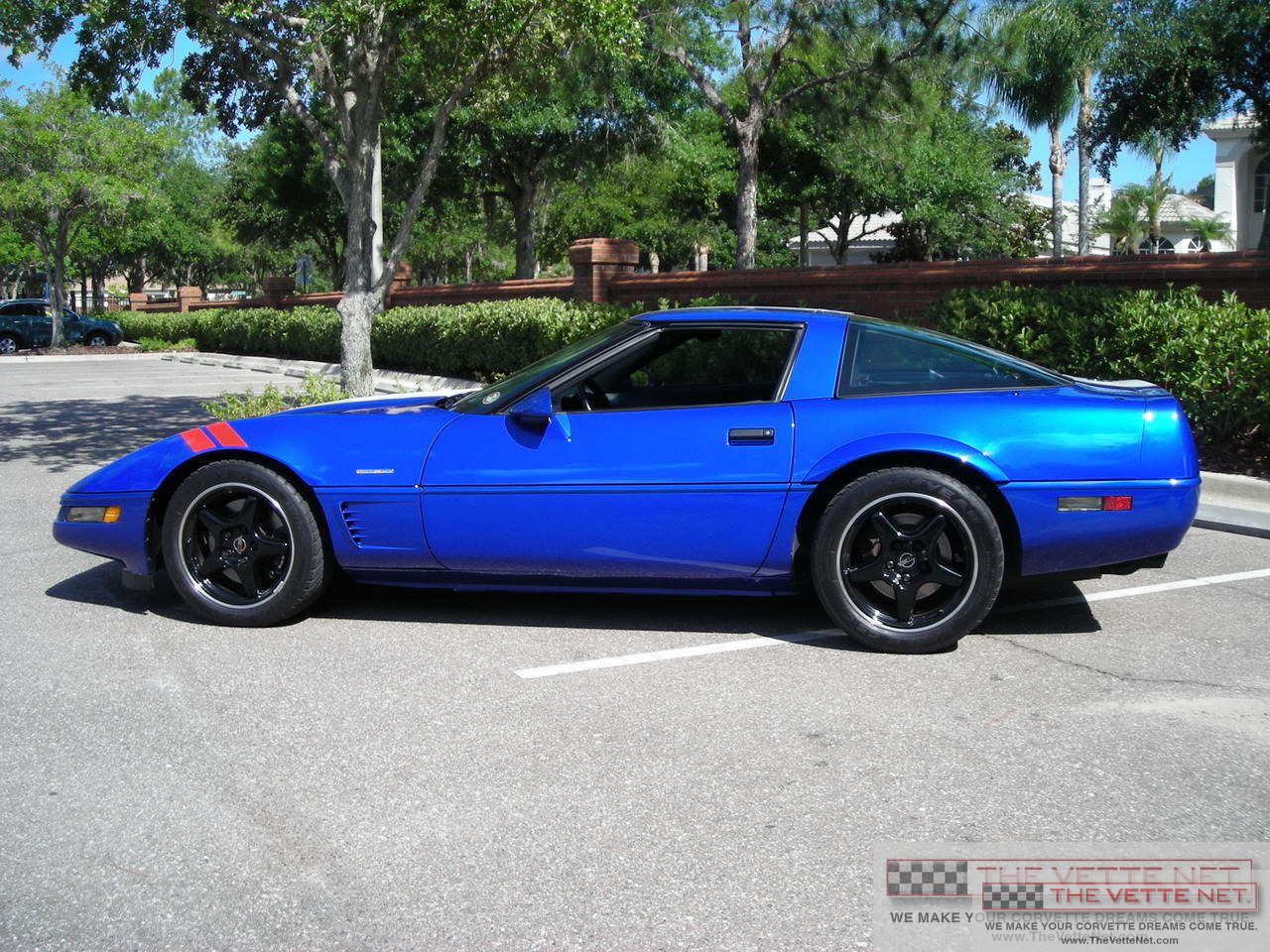 TheVetteNet.com - 1996 Corvette Coupe Admiral Blue Metallic
